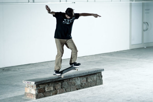 How to: Nosegrind - Skateboard Trick Tip | skatedeluxe Blog