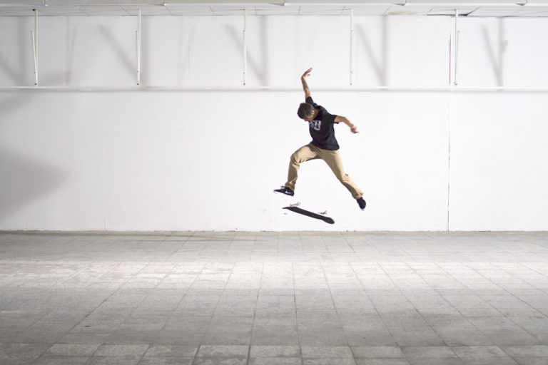 How To: How To 360 Flip / Treflip - Skateboard Trick Tip | skatedeluxe Blog