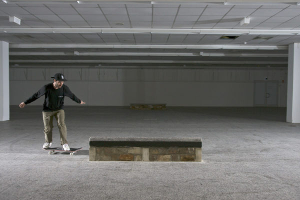 How to: FS Boardslide - Skateboard Trick Tip | skatedeluxe Blog