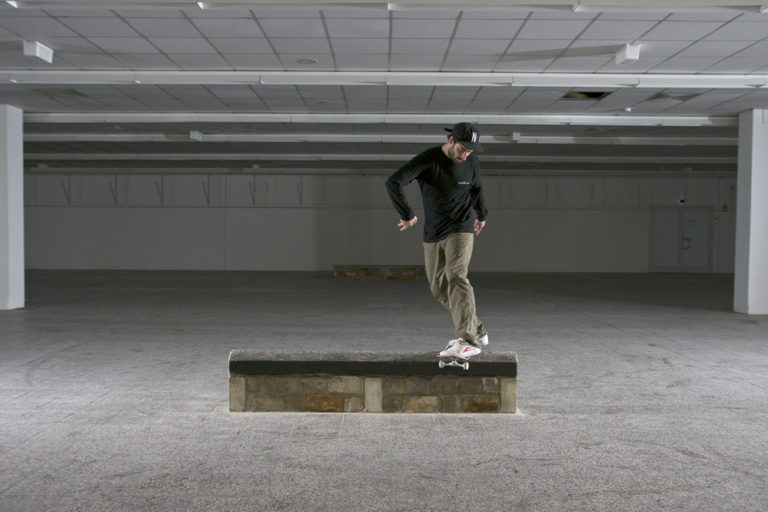 How to: FS Boardslide - Skateboard Trick Tip | skatedeluxe Blog