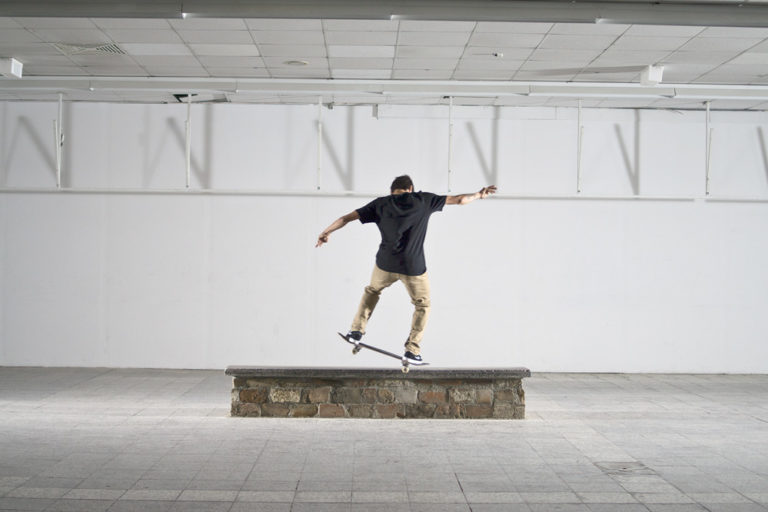 How to: Nosegrind - Skateboard Trick Tip | skatedeluxe Blog