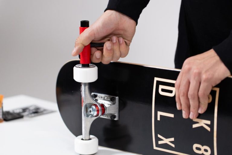 Instructions: Skateboard assembly | skatedeluxe Blog